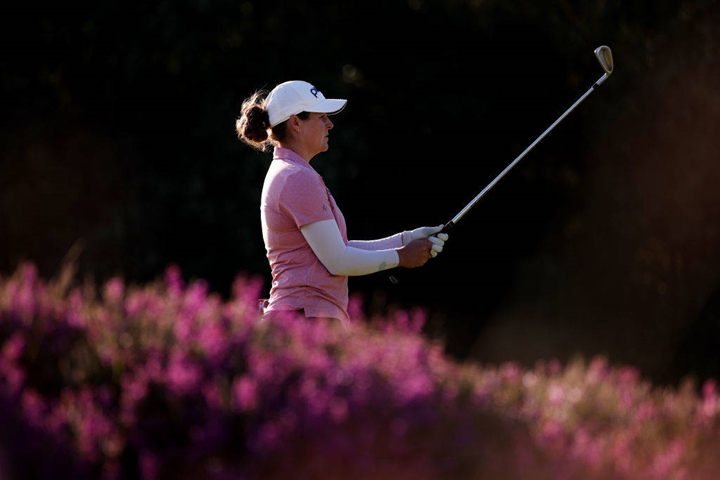 Ally Ewing storms to late lead | AIG Women's Open 2023